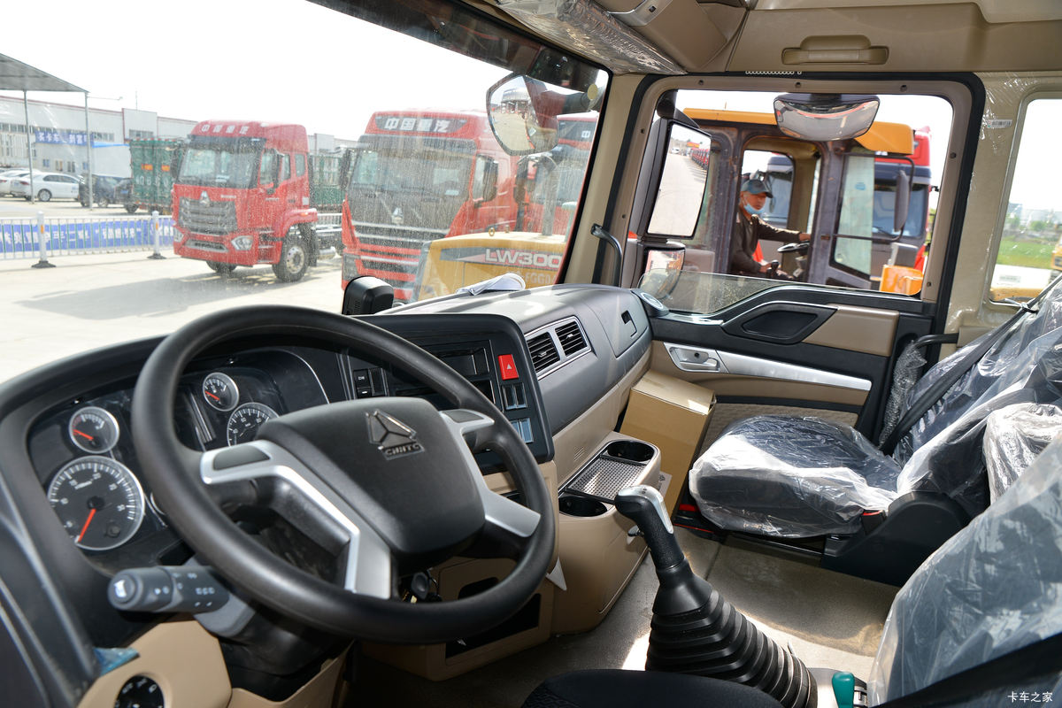 【图】中国重汽 HOWO TX重卡 460马力 6X4 牵引车(国六)_实拍图片_1437374_卡车之家