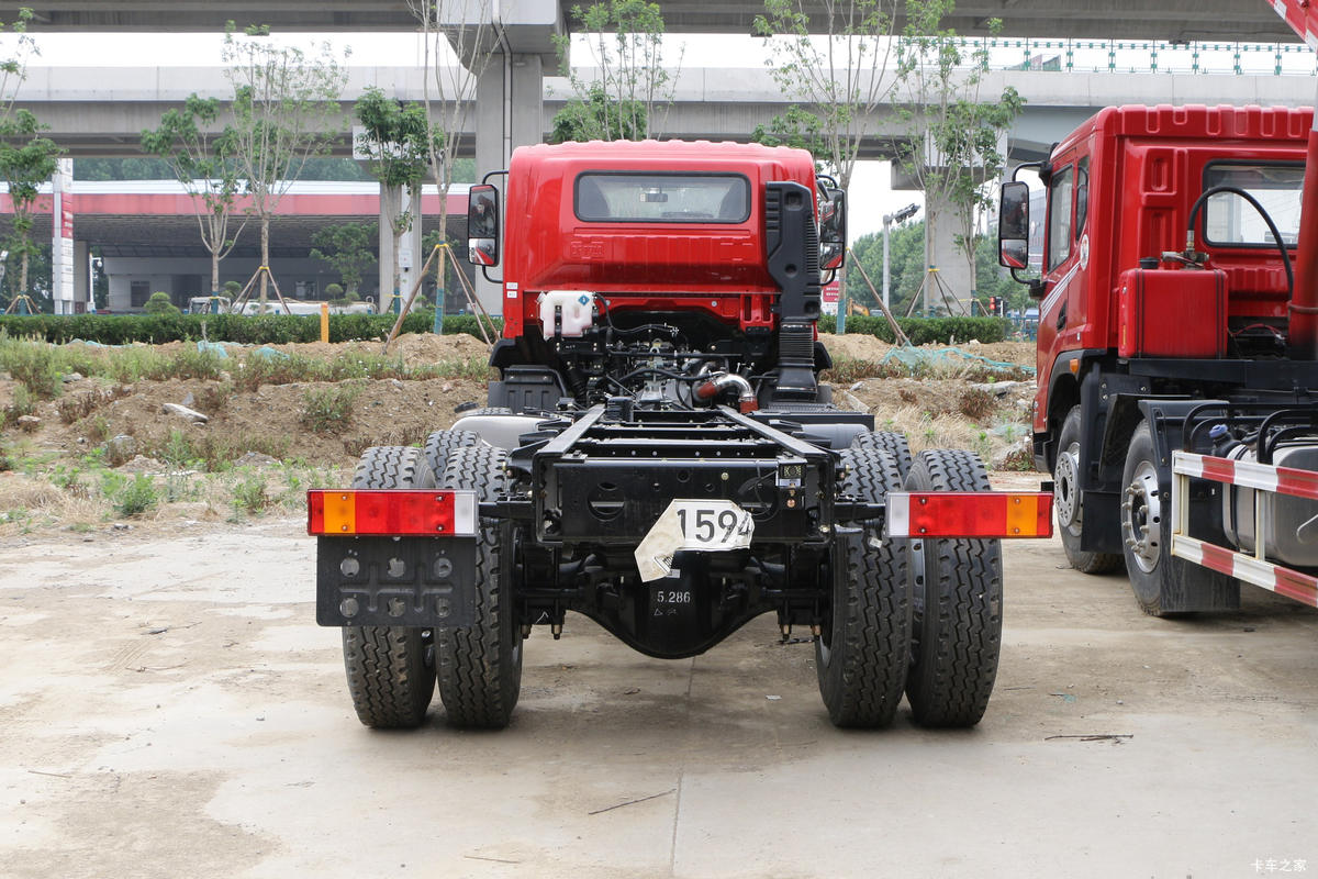 【图】东风华神 DV3 260马力 8X2 6米自卸车(国六)(提升桥)(DFD3316GL6D21)_实拍图片_1440678_卡车之家