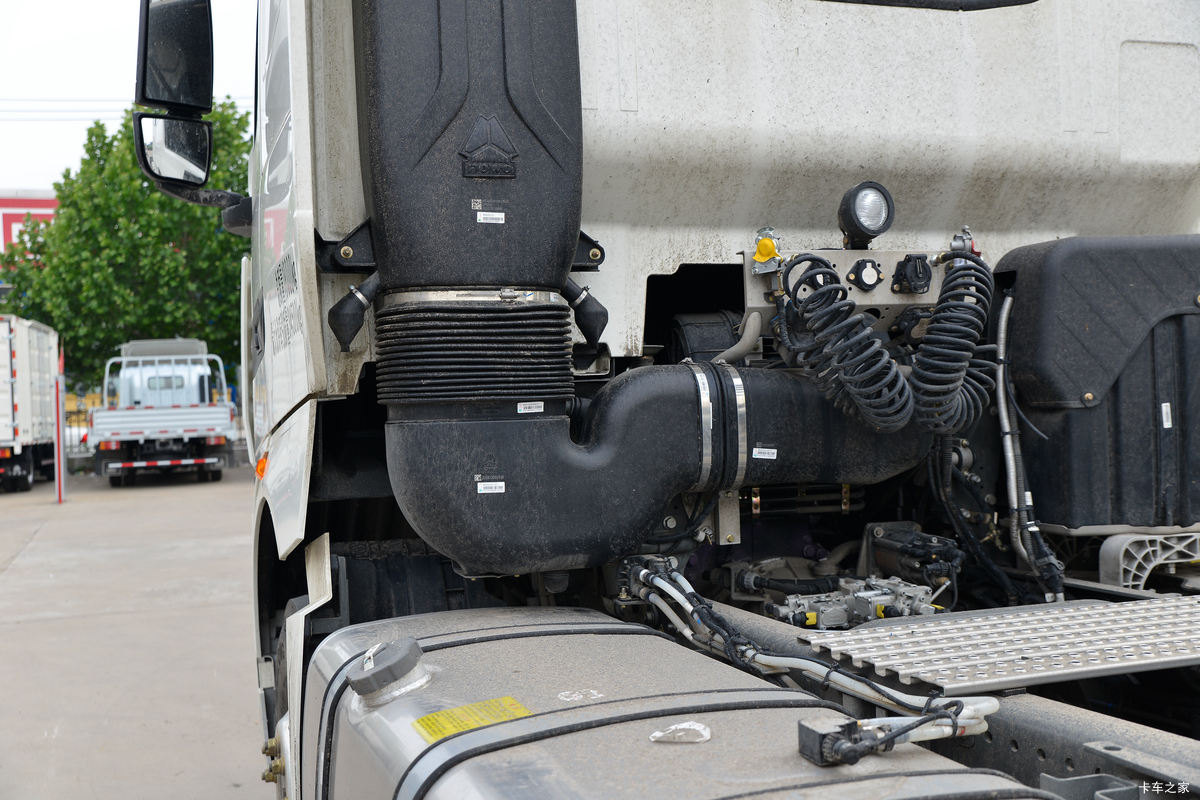 【图】中国重汽 HOWO TH7重卡 510马力 4X2牵引车(国六)(ZZ4187V361HF1)_实拍图片_1444919_卡车之家