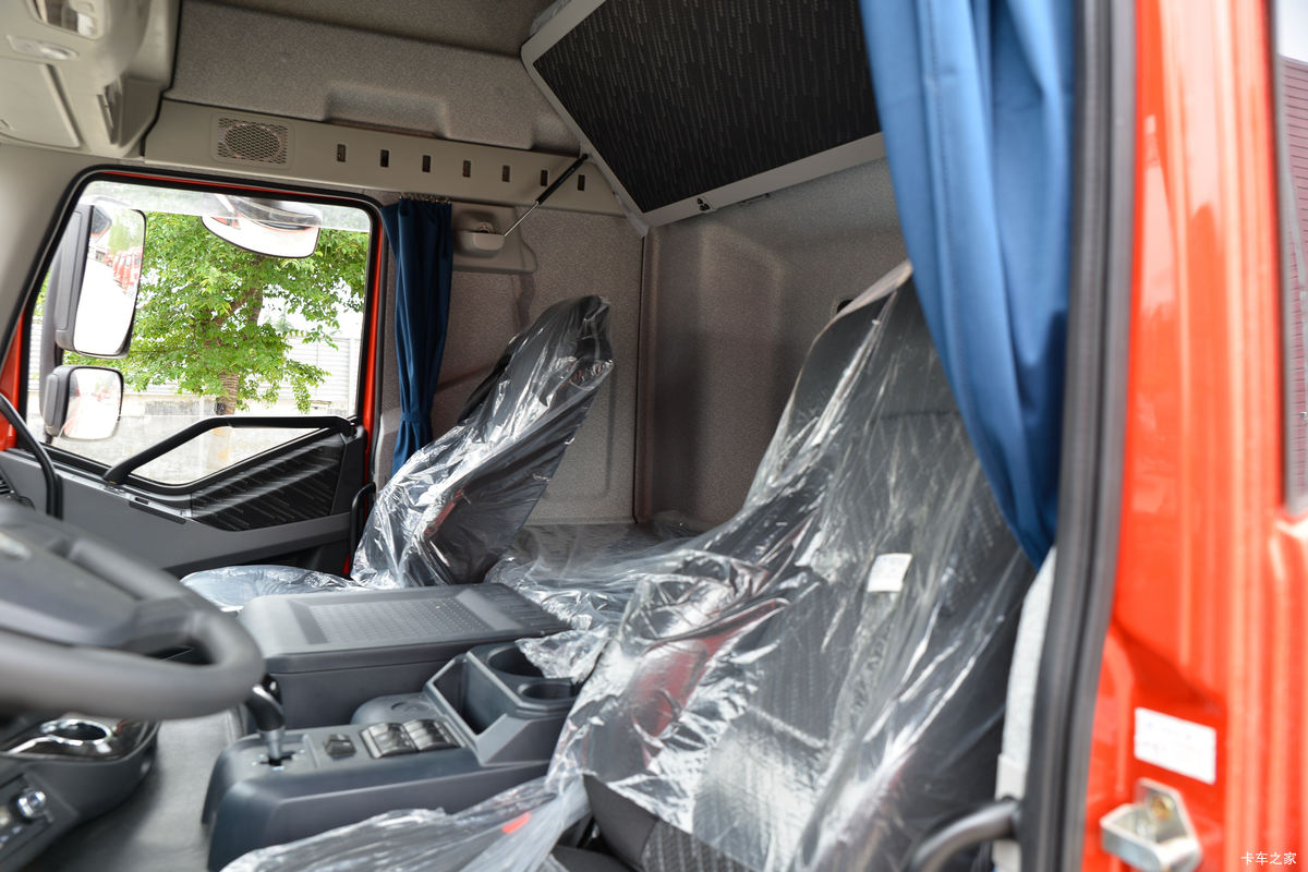 【图】一汽解放 新J6P重卡 定制版 460马力 4X2 AMT自动挡牵引车(国六)(CA4180P66K25E6)_实拍图片_1445213_卡车之家