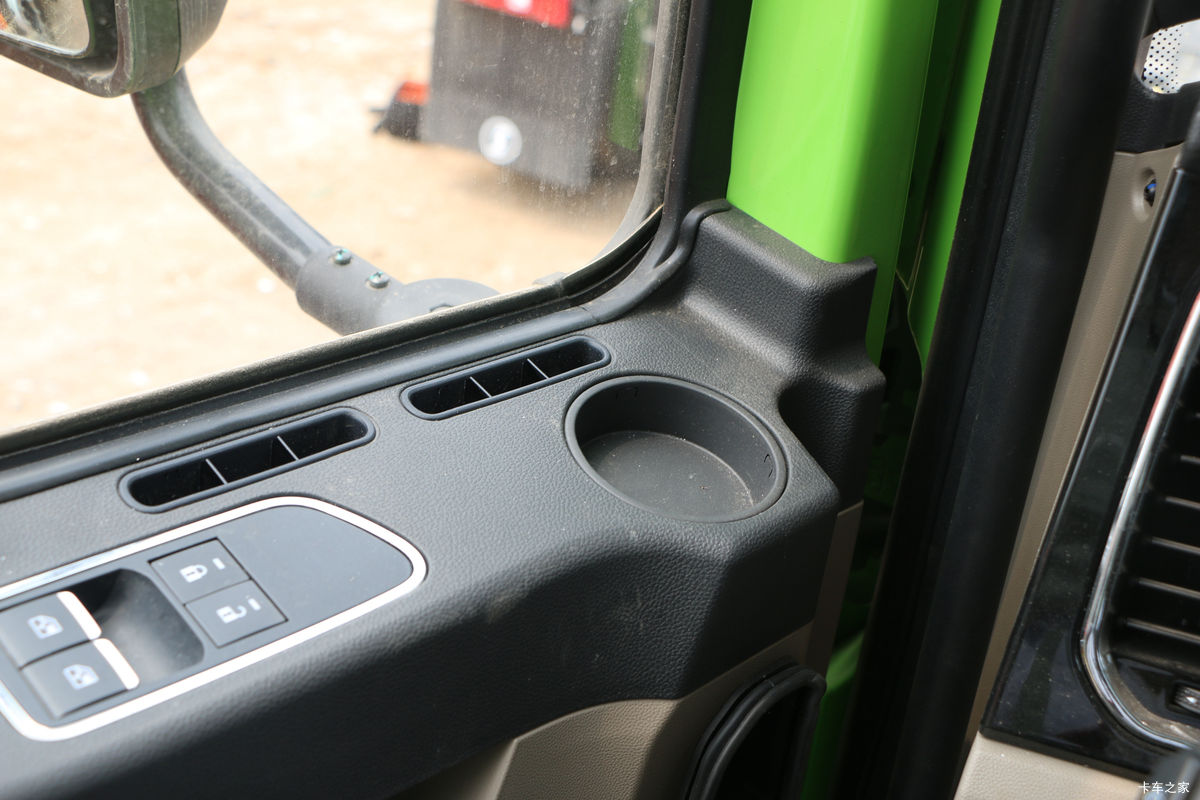 【图】陕汽重卡 德龙M3000S 400马力 8X4 6.5米自卸车(国六)(SX3319HD346)_实拍图片_1450155_卡车之家