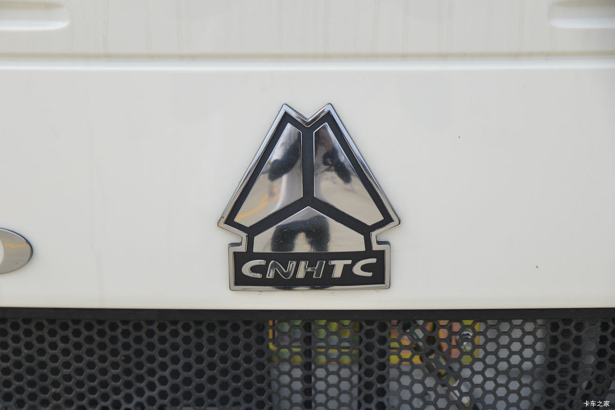 【图】中国重汽HOWO 悍将 150马力 4X2 4.1米冷藏车(ZZ5047XLCH3315F145)_实拍图片_1475432_卡车之家