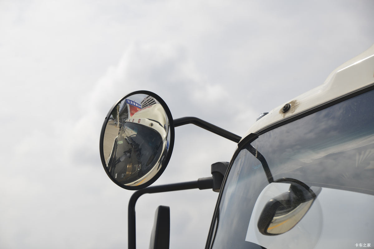 【图】中国重汽HOWO 悍将 150马力 4X2 4.1米冷藏车(ZZ5047XLCH3315F145)_实拍图片_1475432_卡车之家