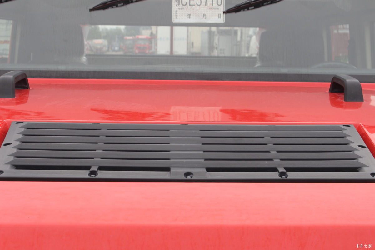 【图】东风 猛士M50 民用版 4L 195马力 柴油 四驱 双排皮卡_实拍图片_1479072_卡车之家