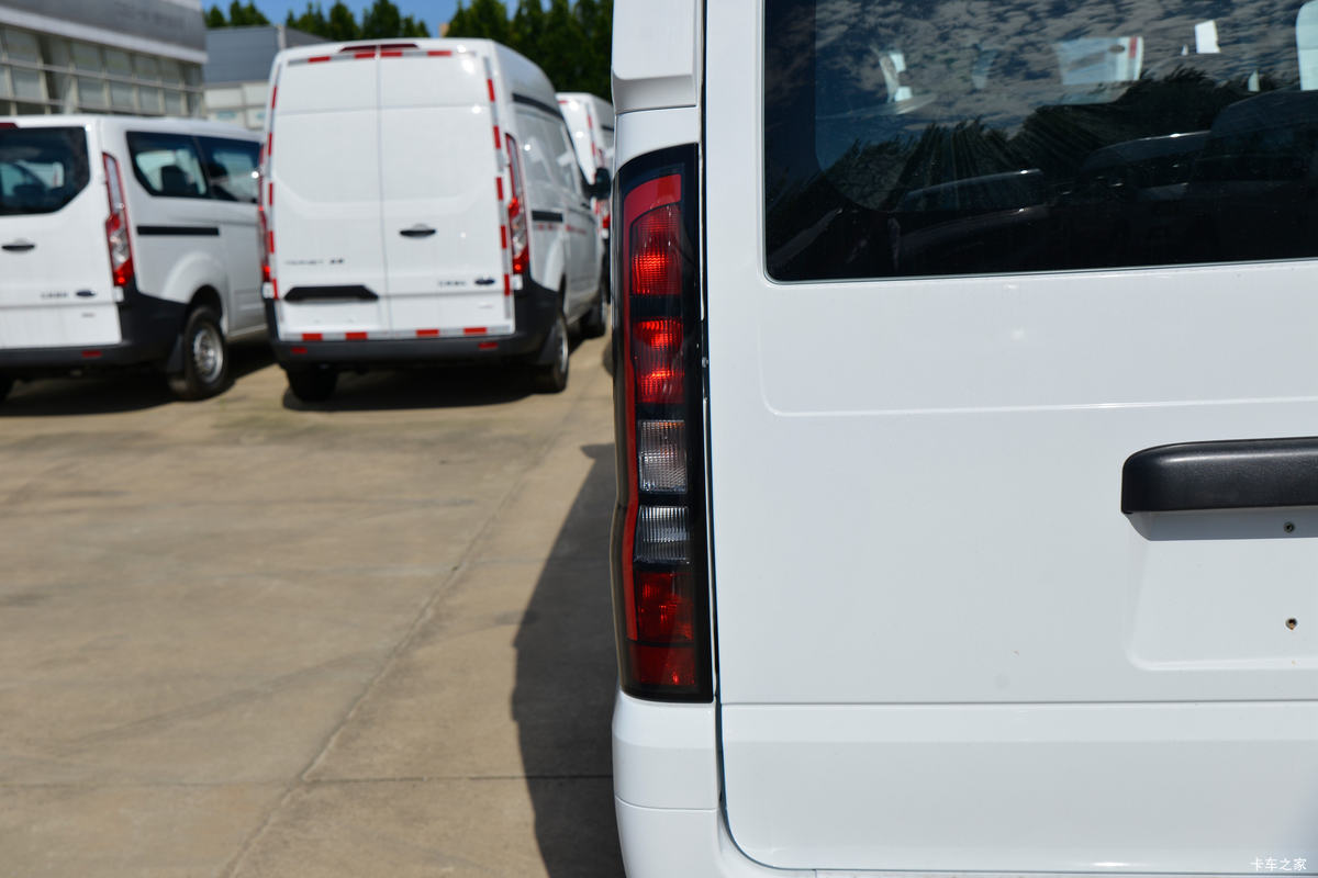 【图】江铃汽车 福顺 2023款 146马力 6座 短轴 2.0T柴油 低顶多用途乘用车(上掀尾门)_实拍图片_1510555_卡车之家