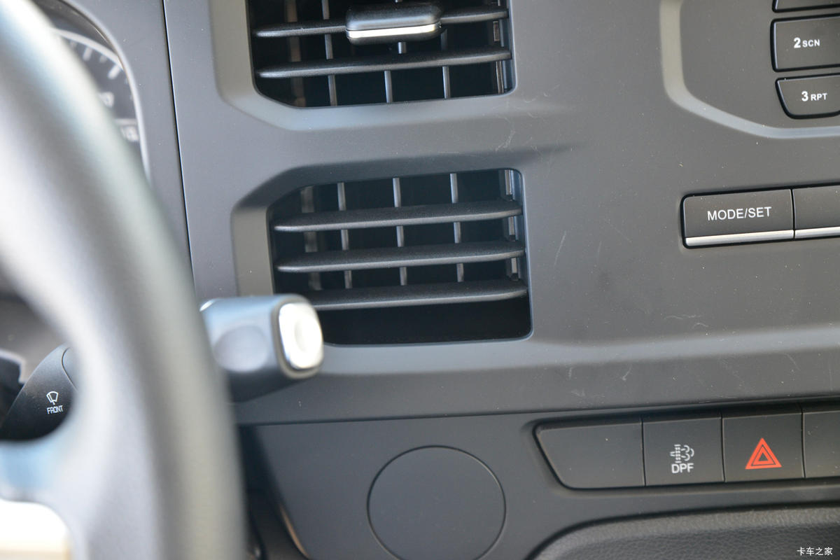 【图】江铃汽车 福顺 2023款 146马力 6座 短轴 2.0T柴油 中高顶多用途乘用车(国六)_实拍图片_1510715_卡车之家