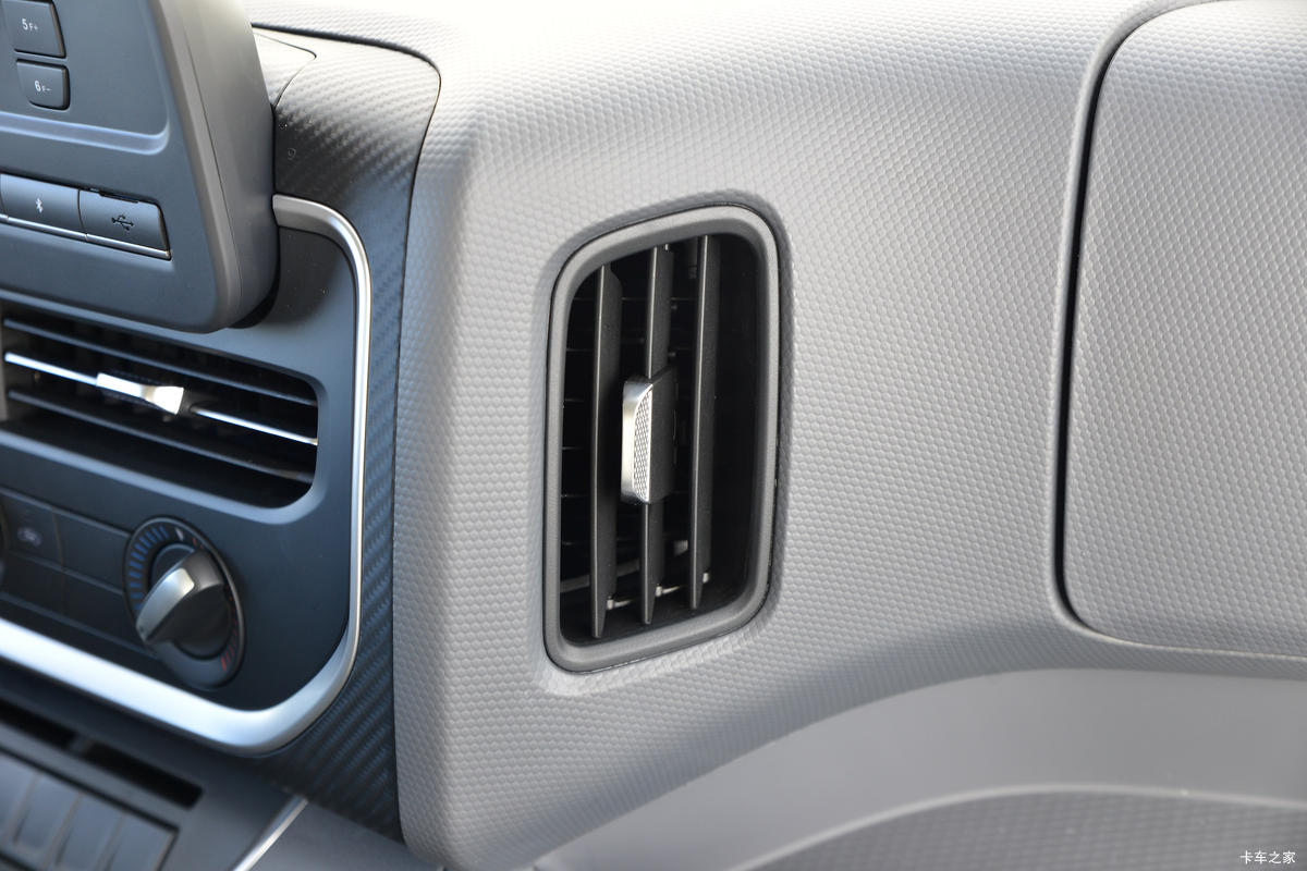 【图】江铃 凯运＋宽体 146马力 3.2米双排栏板轻卡(国六)(JX1044TSGA26)_实拍图片_1512410_卡车之家