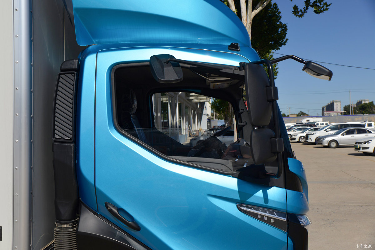 【图】飞碟 W5 150马力 4.18米单排厢式轻卡(国六)(万里扬6挡)_实拍图片_1513456_卡车之家