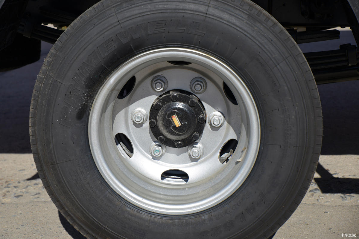 【图】飞碟 W5 150马力 4.18米单排厢式轻卡(国六)(万里扬6挡)_实拍图片_1513542_卡车之家