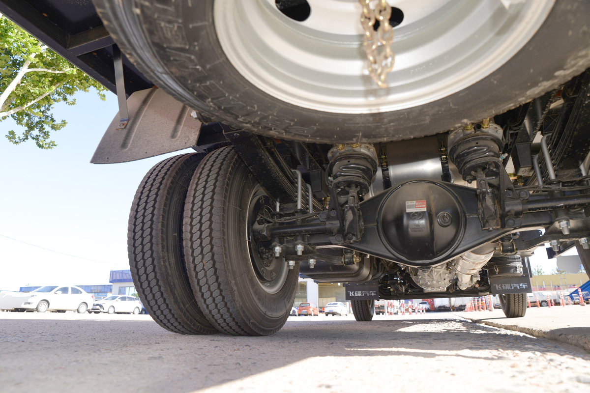 【图】飞碟 W5 150马力 4.18米单排厢式轻卡(国六)(万里扬6挡)_实拍图片_1513542_卡车之家