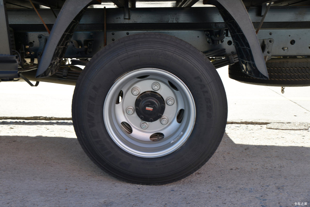 【图】飞碟 W5 150马力 4.18米单排厢式轻卡(国六)(万里扬6挡)_实拍图片_1513542_卡车之家