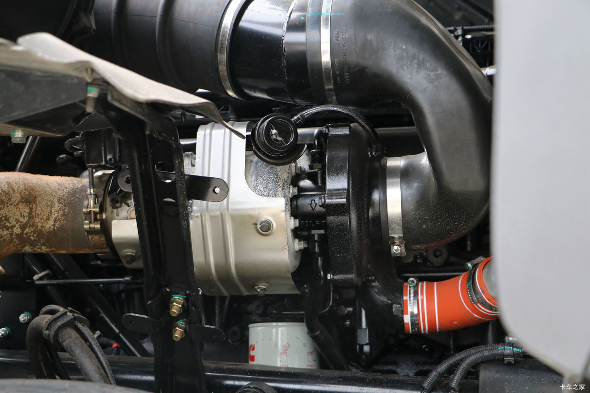 【图】广汽日野 700智臻重卡 560马力 6X4牵引车(国六)_实拍图片_1519632_卡车之家