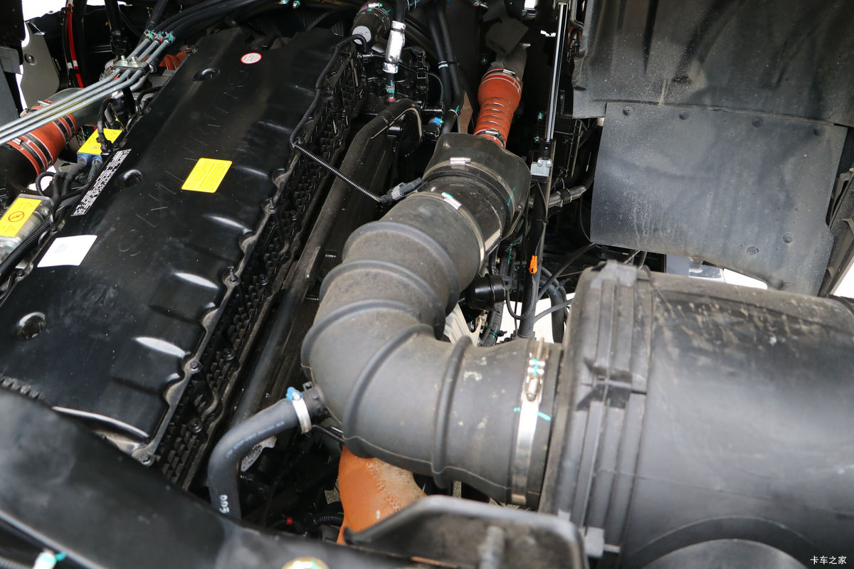 【图】广汽日野 700智臻重卡 560马力 6X4牵引车(国六)_实拍图片_1519632_卡车之家