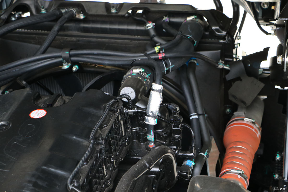 【图】广汽日野 700智臻重卡 560马力 6X4牵引车(国六)_实拍图片_1519632_卡车之家