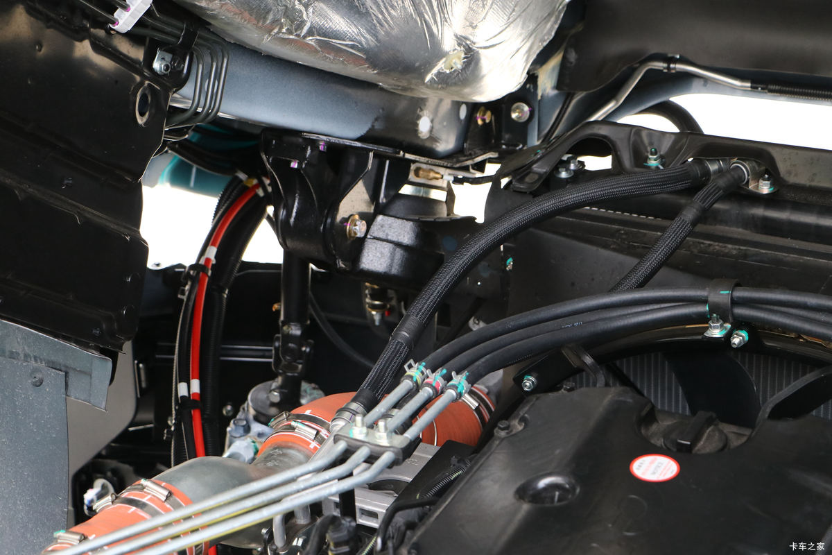 【图】广汽日野 700智臻重卡 560马力 6X4牵引车(国六)_实拍图片_1519632_卡车之家