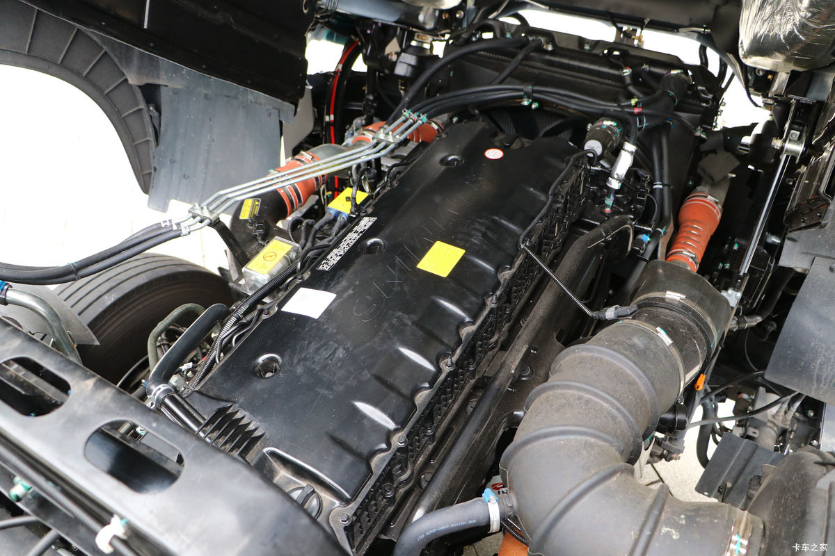 【图】广汽日野 700智臻重卡 560马力 6X4牵引车(国六)_实拍图片_1519632_卡车之家