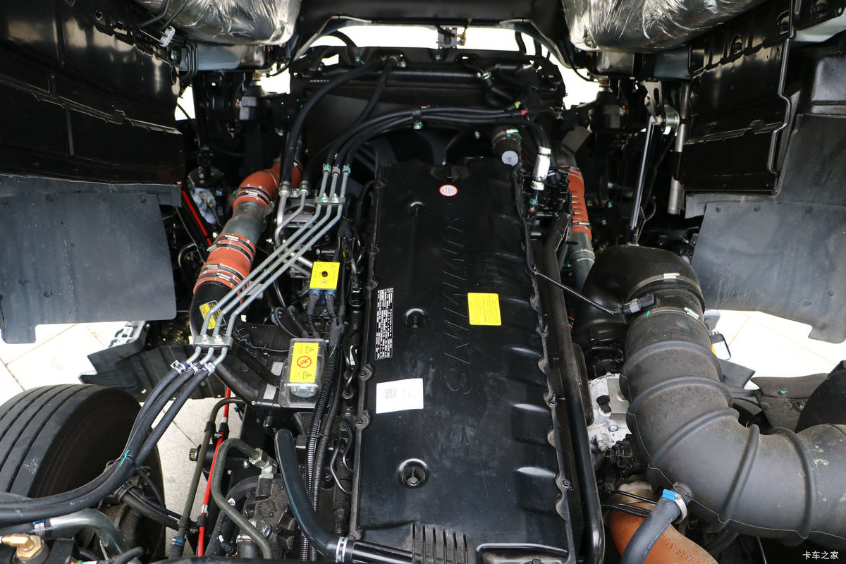 【图】广汽日野 700智臻重卡 560马力 6X4牵引车(国六)_实拍图片_1519632_卡车之家