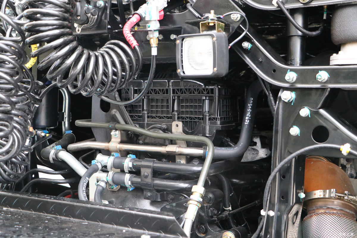 【图】广汽日野 700智臻重卡 560马力 6X4牵引车(国六)_实拍图片_1519632_卡车之家