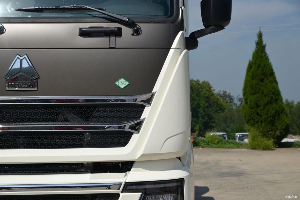 【图】中国重汽 HOWO TH7重卡 460马力 6X4 LNG自动档危险品牵引车(ZZ4257V384HF1LW)_实拍图片_1523671 ...