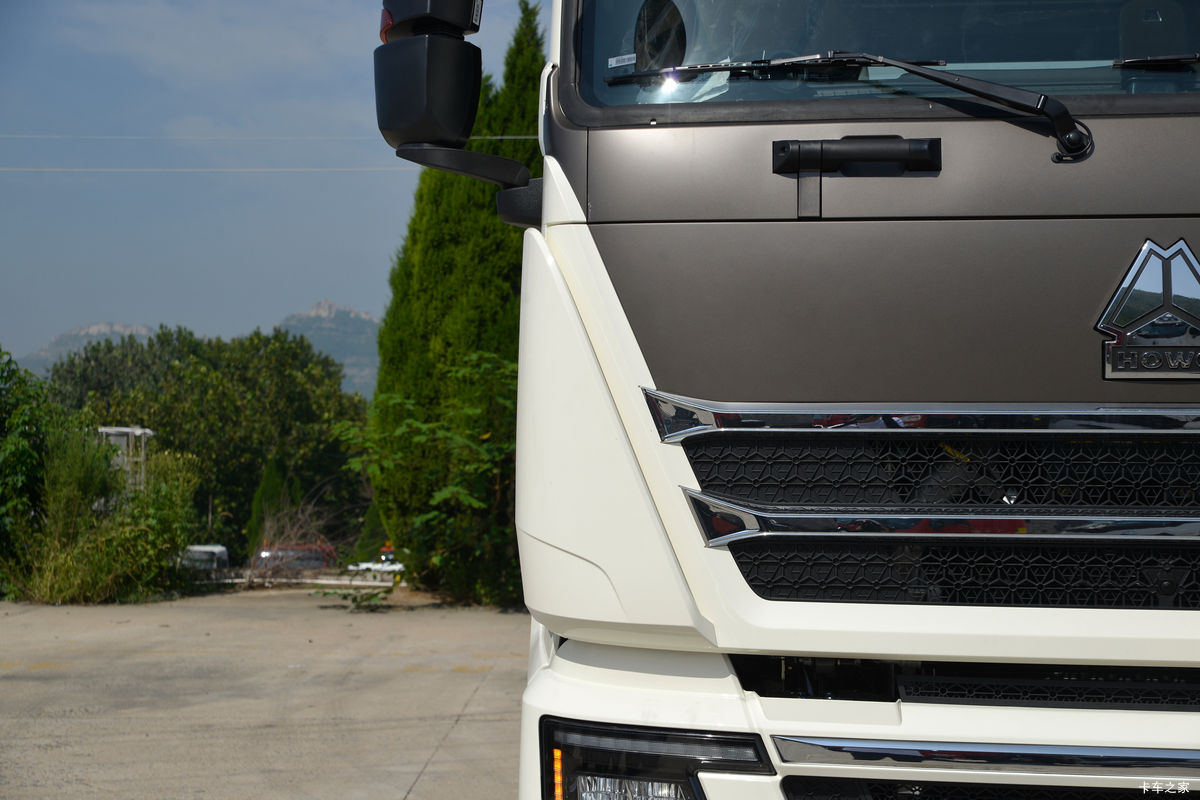 【图】中国重汽 HOWO TH7重卡 460马力 6X4 LNG自动档危险品牵引车(ZZ4257V384HF1LW)_实拍图片_1523676 ...