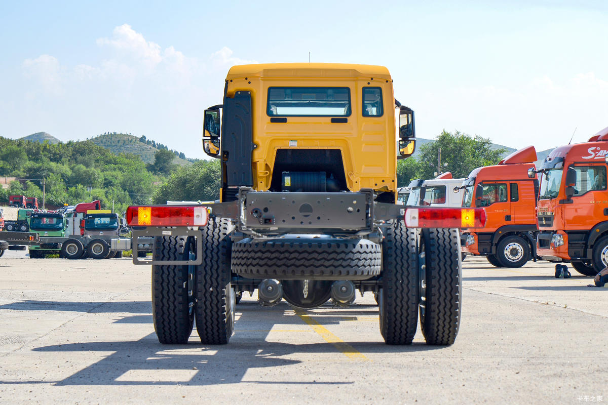 【图】中国重汽 HOWO TX 350马力 6X2 7.8米仓栅式载货车(国六)(速比3.7)(ZZ5257CCYN56CGF1)_实拍图片 ...