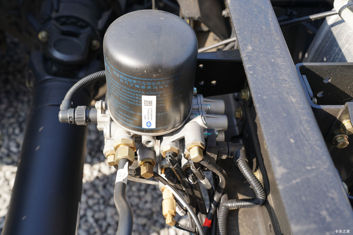 【图】一汽解放 J6P重卡 经典版 460马力 6X4 牵引车_实拍图片_1525166_卡车之家