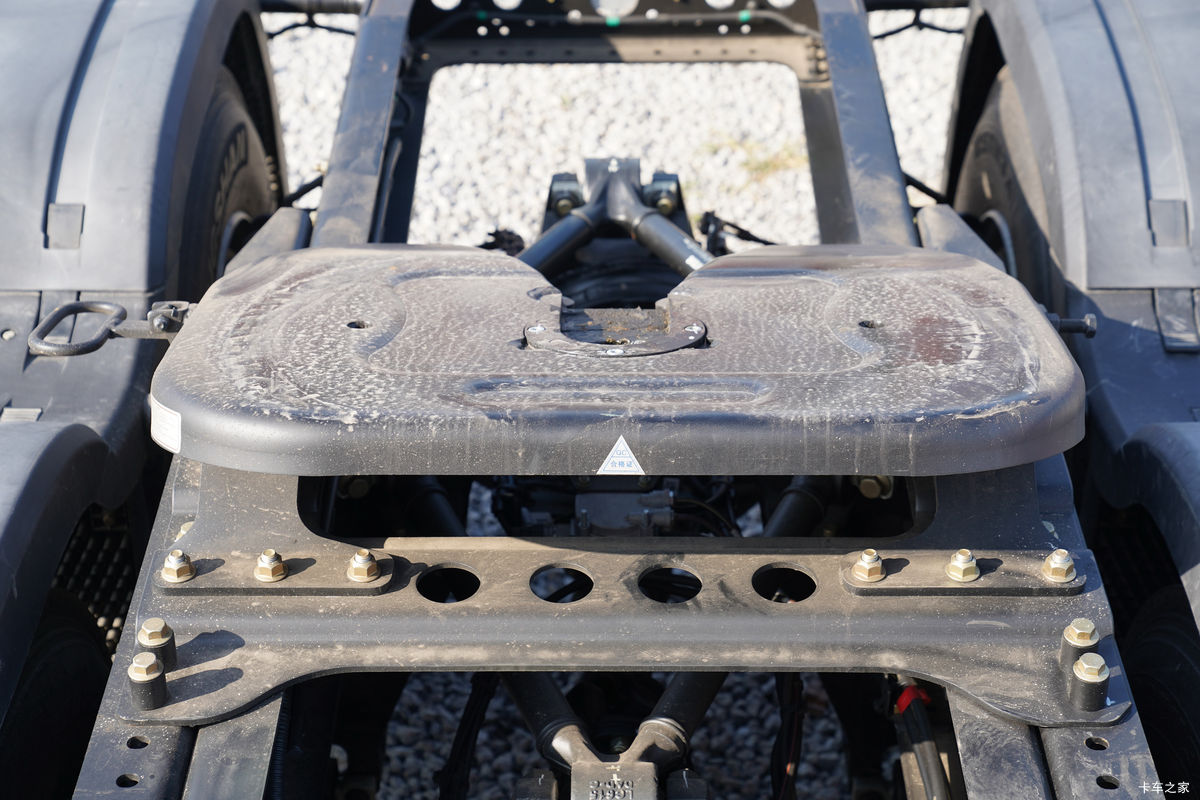 【图】一汽解放 J6P重卡 经典版 460马力 6X4 牵引车_实拍图片_1525166_卡车之家