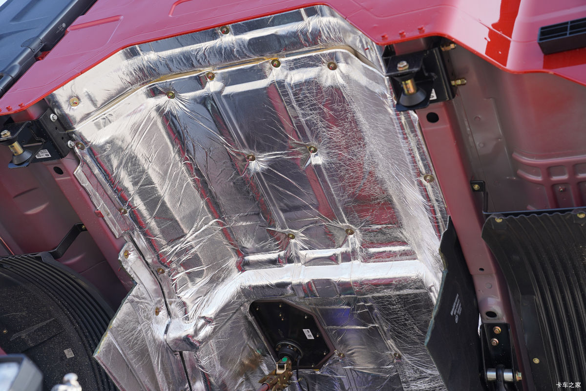 【图】一汽解放 J6P重卡 经典版 460马力 6X4 牵引车_实拍图片_1525166_卡车之家