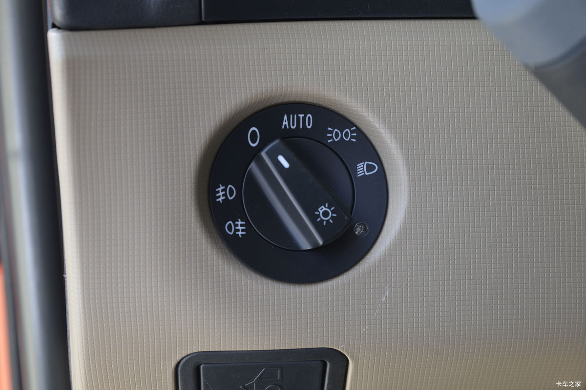 【图】中国重汽 HOWO TX重卡 400马力 4X2 牵引车(国六)_实拍图片_1525808_卡车之家