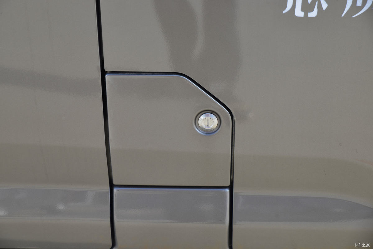 【图】长安跨越 跨越星V5 豪华型 107马力 1.5L汽油 5座 封闭货车_实拍图片_1531356_卡车之家