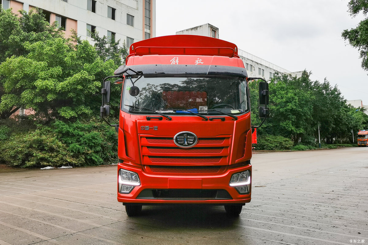 【图】青岛解放 JK6中卡 240马力 4X2 6.8米仓栅式载货车(国六)(CA5180CCYP28K8L2E6A90)_实拍图片 ...