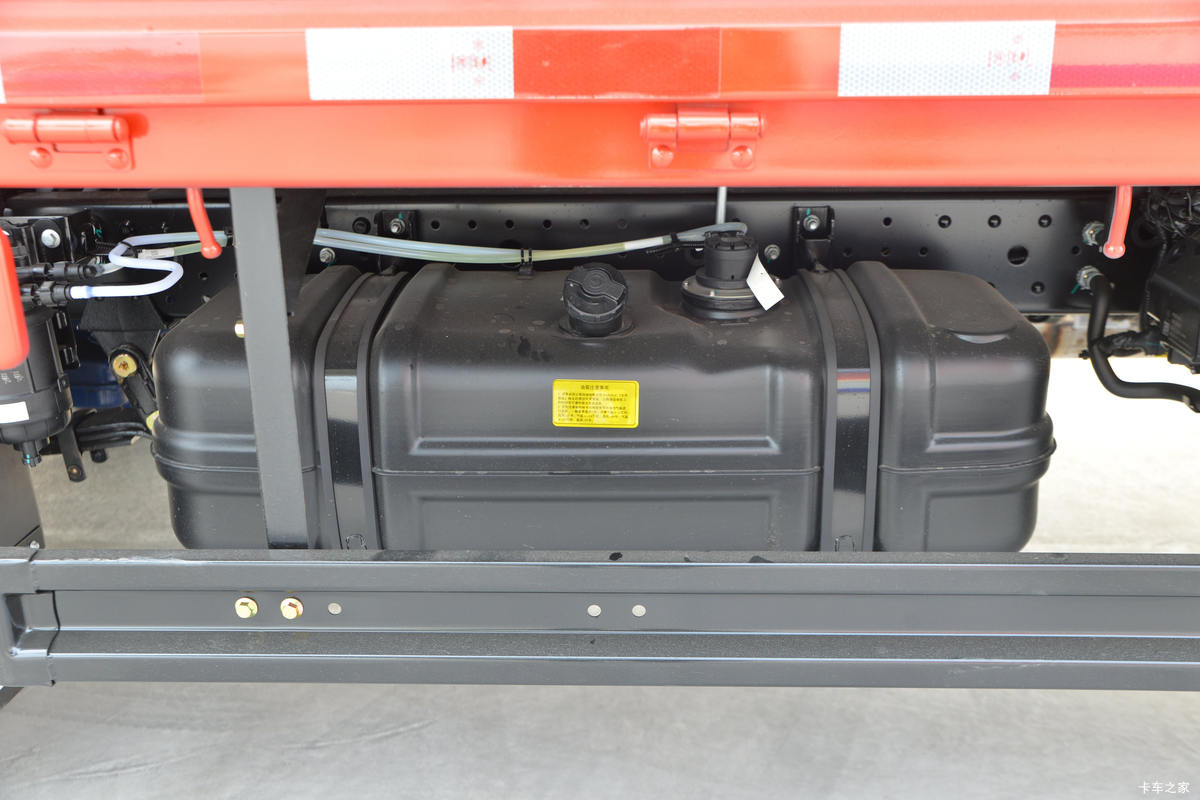 【图】陕汽轻卡 德龙K3000 140马力 4.18米单排栏板轻卡(国六)(YTQ1041KH334)_实拍图片_1559468_卡车之家