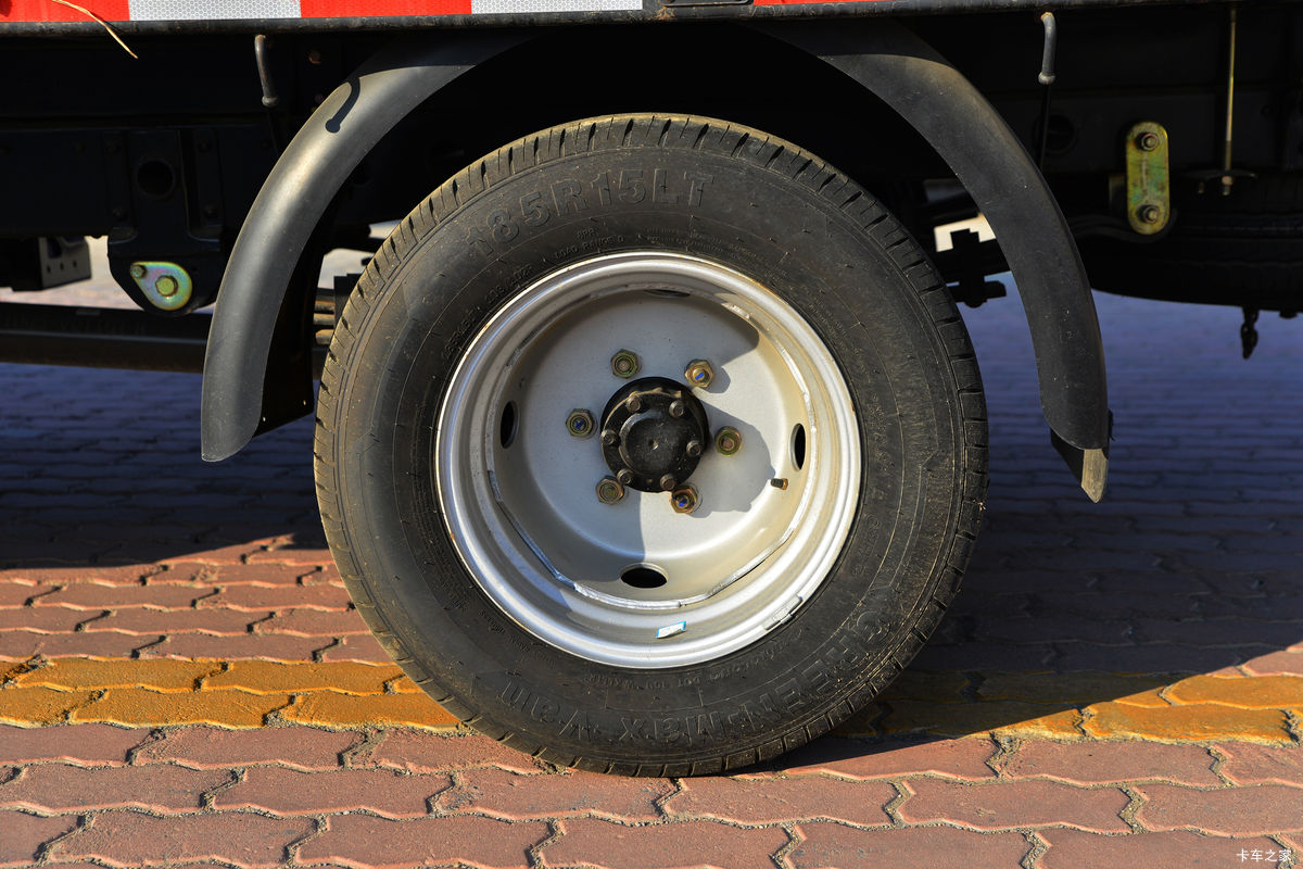 【图】东风途逸 T5 1.6L 122马力 汽油 2.725米双排栏板小卡(国六)(EQ1031D16QC)_实拍图片_1585268_卡车之家