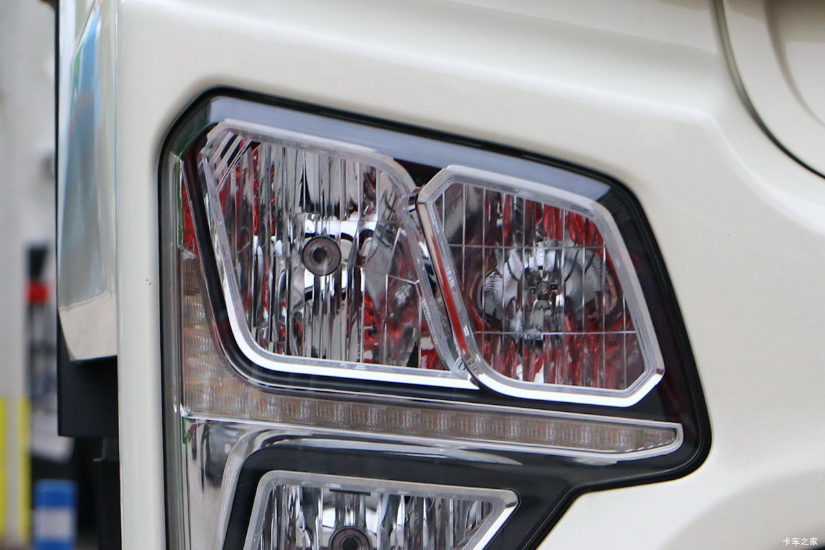 【图】青岛解放 JK6重卡 6X4 充换一体牵引车(国六)(CA4250P28T1BEVA80)282kWh_实拍图片_1596237_卡车之家