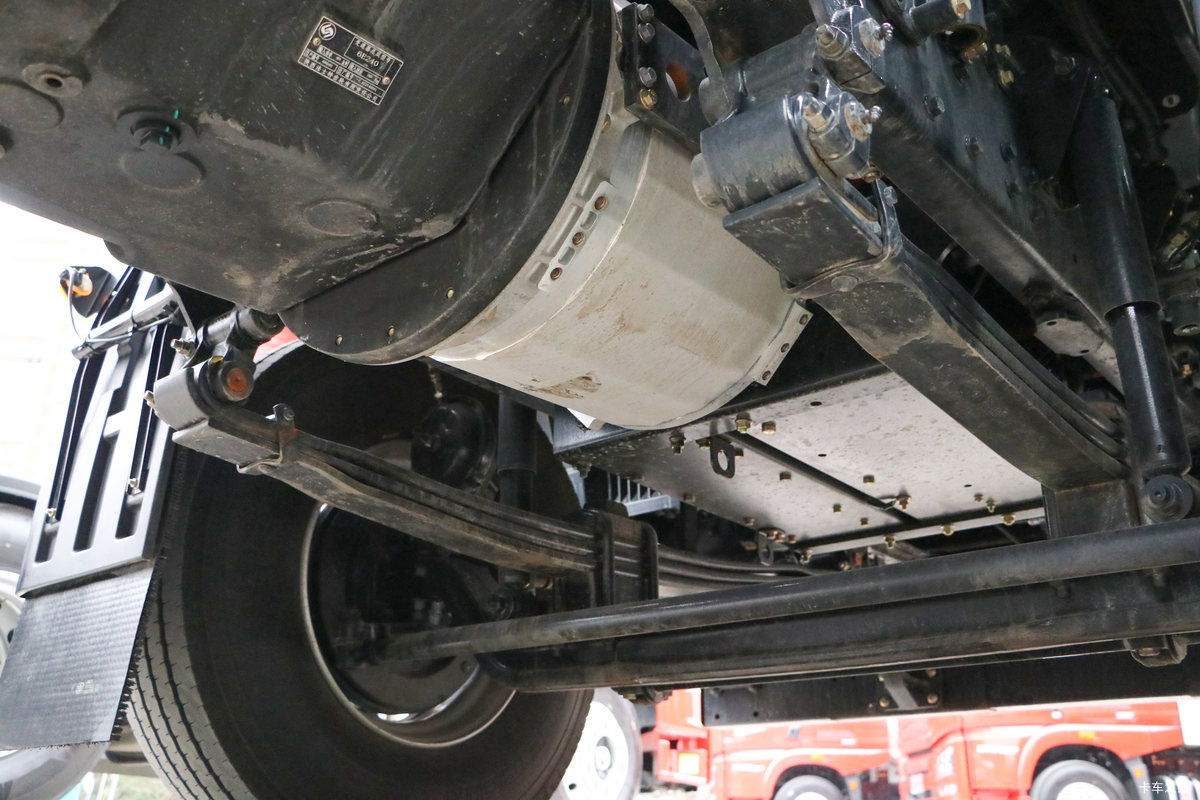 【图】青岛解放 JK6重卡 6X4 充换一体牵引车(国六)(CA4250P28T1BEVA80)282kWh_实拍图片_1596276_卡车之家