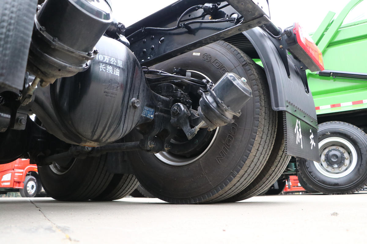 【图】青岛解放 JK6重卡 6X4 充换一体牵引车(国六)(CA4250P28T1BEVA80)282kWh_实拍图片_1596292_卡车之家