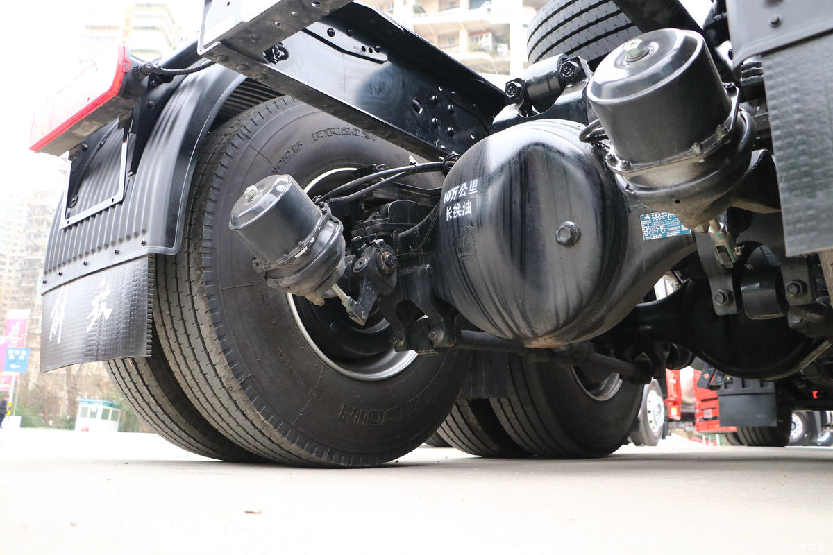 【图】青岛解放 JK6重卡 6X4 充换一体牵引车(国六)(CA4250P28T1BEVA80)282kWh_实拍图片_1596292_卡车之家