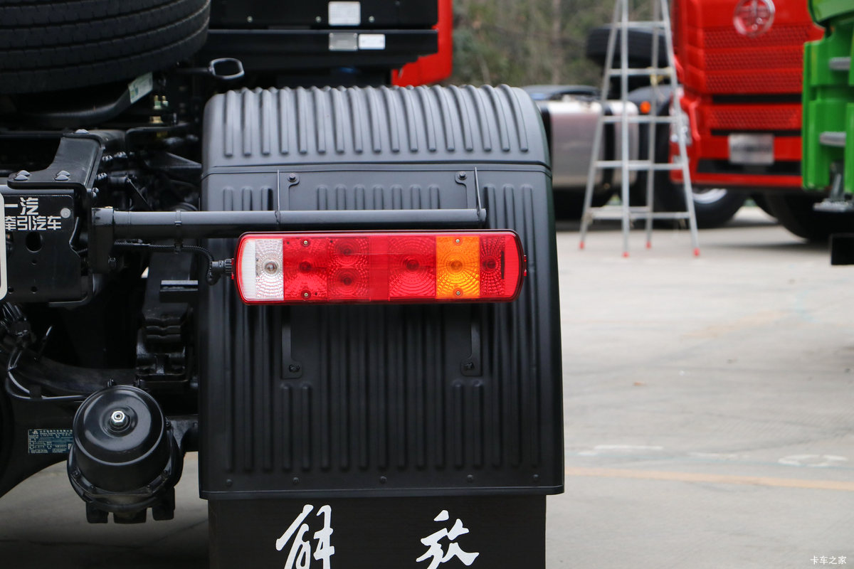 【图】青岛解放 JK6重卡 6X4 充换一体牵引车(国六)(CA4250P28T1BEVA80)282kWh_实拍图片_1596292_卡车之家