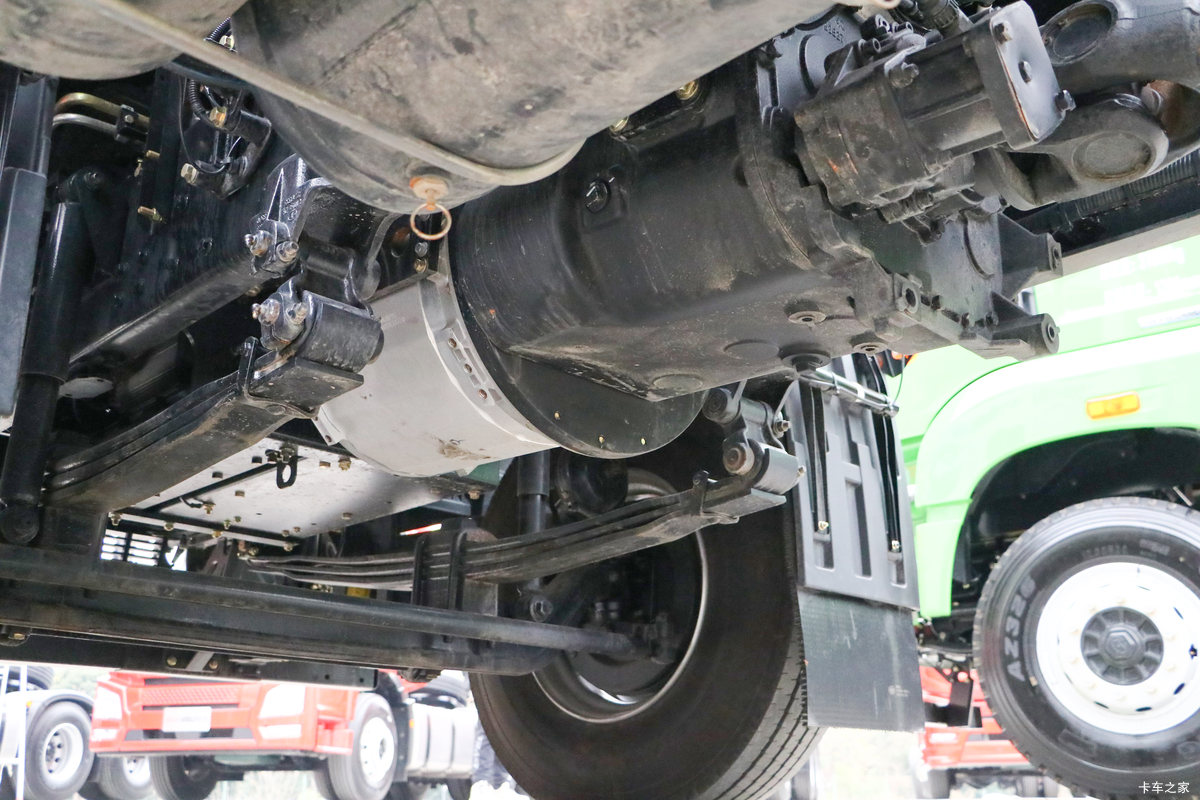 【图】青岛解放 JK6重卡 6X4 充换一体牵引车(国六)(CA4250P28T1BEVA80)282kWh_实拍图片_1596292_卡车之家