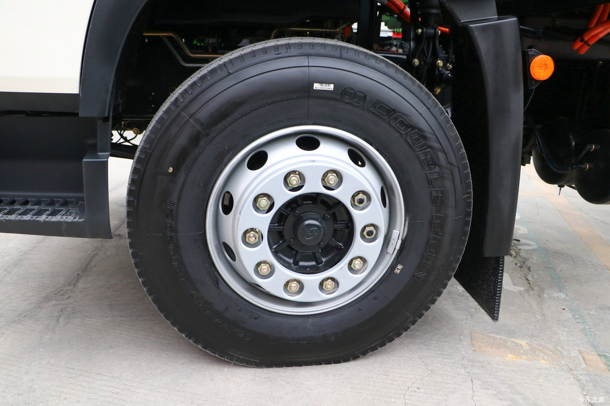 【图】青岛解放 JK6重卡 6X4 充换一体牵引车(国六)(CA4250P28T1BEVA80)282kWh_实拍图片_1596292_卡车之家