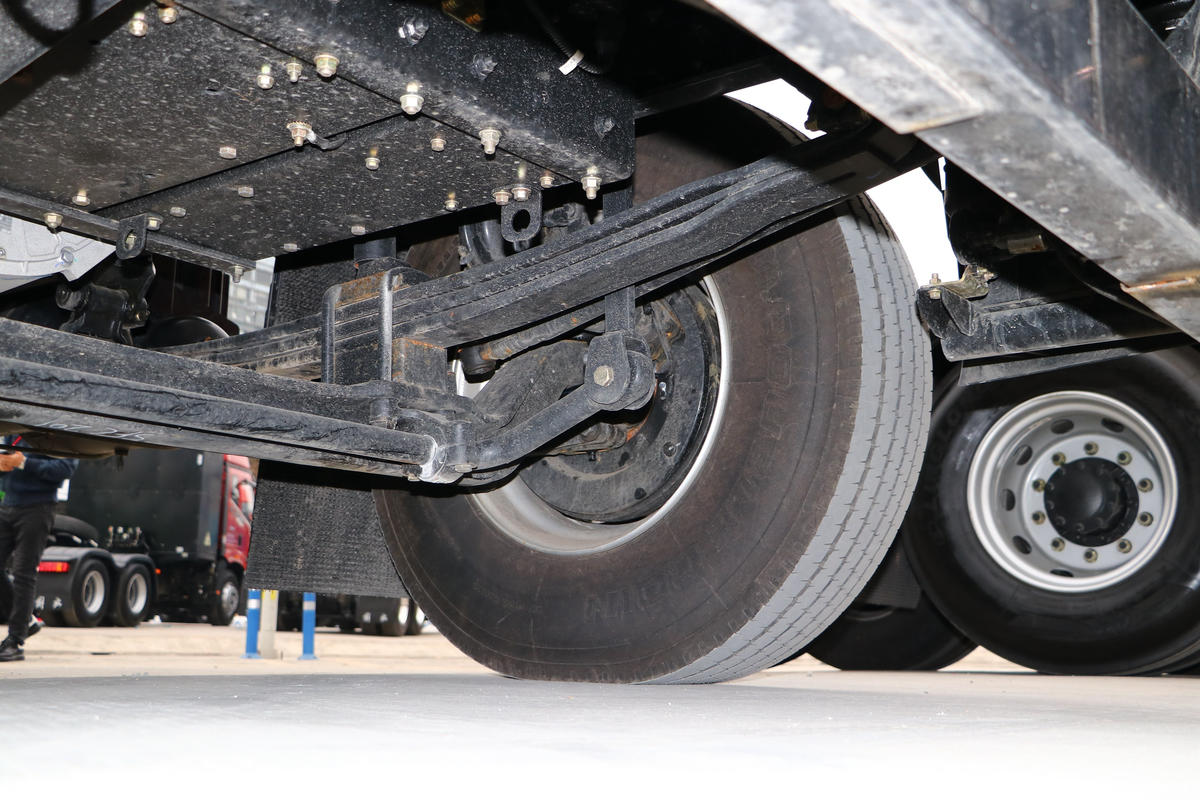 【图】青岛解放 JK6重卡 6X4 充换一体牵引车(国六)(CA4250P28T1BEVA80)282kWh_实拍图片_1596292_卡车之家