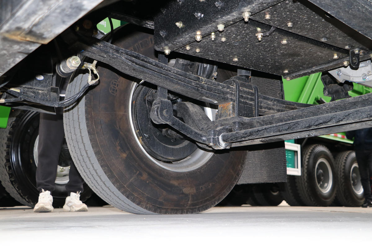 【图】青岛解放 JK6重卡 6X4 充换一体牵引车(国六)(CA4250P28T1BEVA80)282kWh_实拍图片_1596292_卡车之家