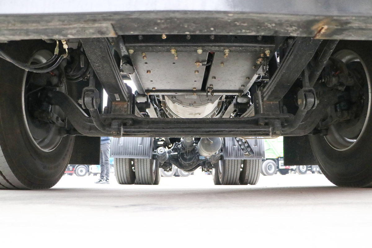 【图】青岛解放 JK6重卡 6X4 充换一体牵引车(国六)(CA4250P28T1BEVA80)282kWh_实拍图片_1596292_卡车之家