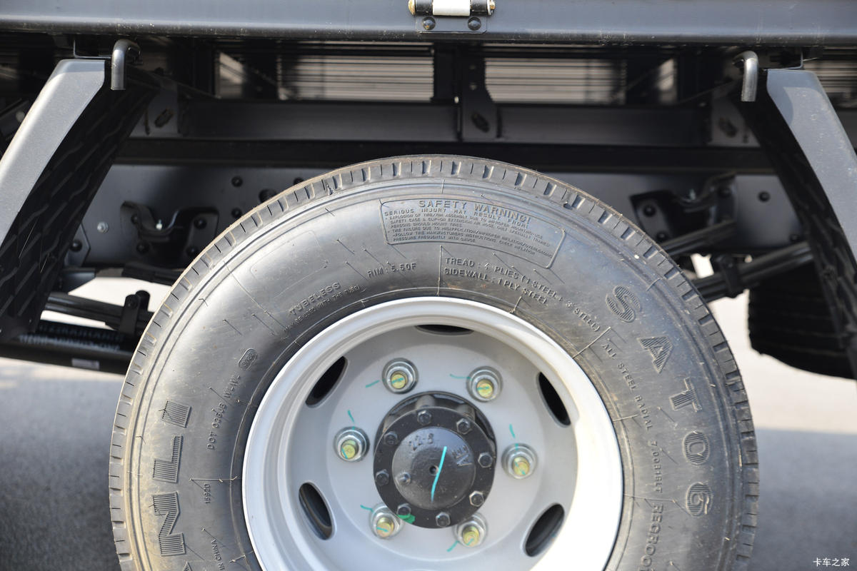 【图】江淮 骏铃V6 152马力 4.22米单排栏板轻卡(HFC1048P31K4C7S)_实拍图片_1611018_卡车之家