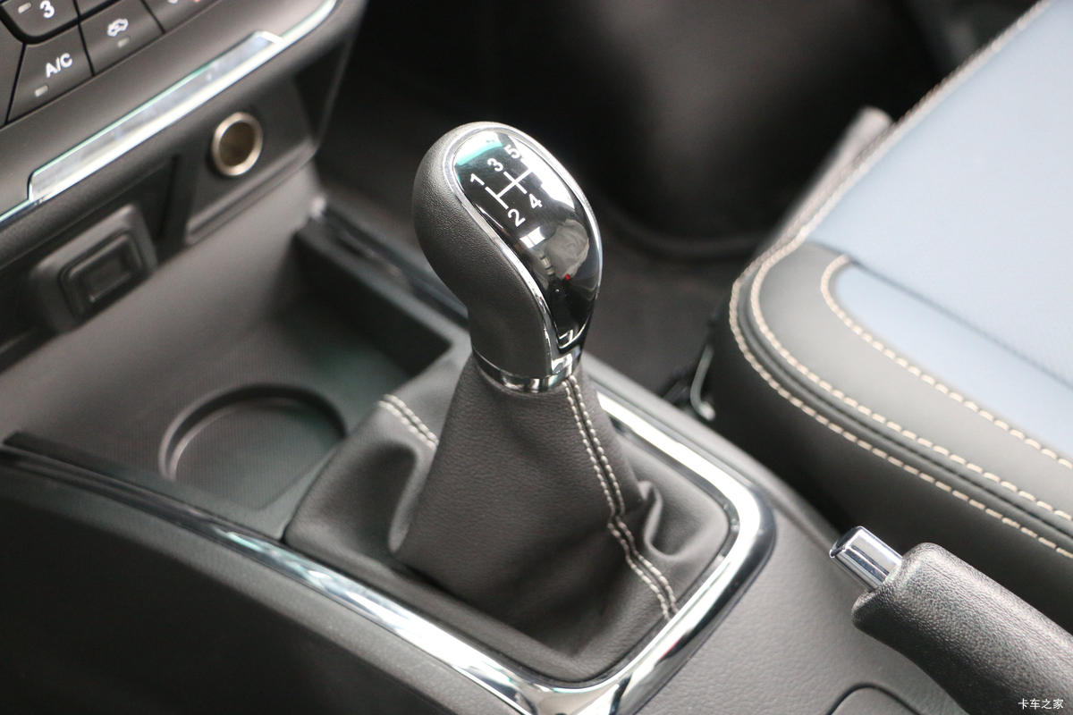 【图】金杯 金卡S2 舒适型 1.6L 123马力 汽油 3.05米单排栏板微卡(国六)(JKC1032D6L1)_实拍图片_1615446_卡车之家