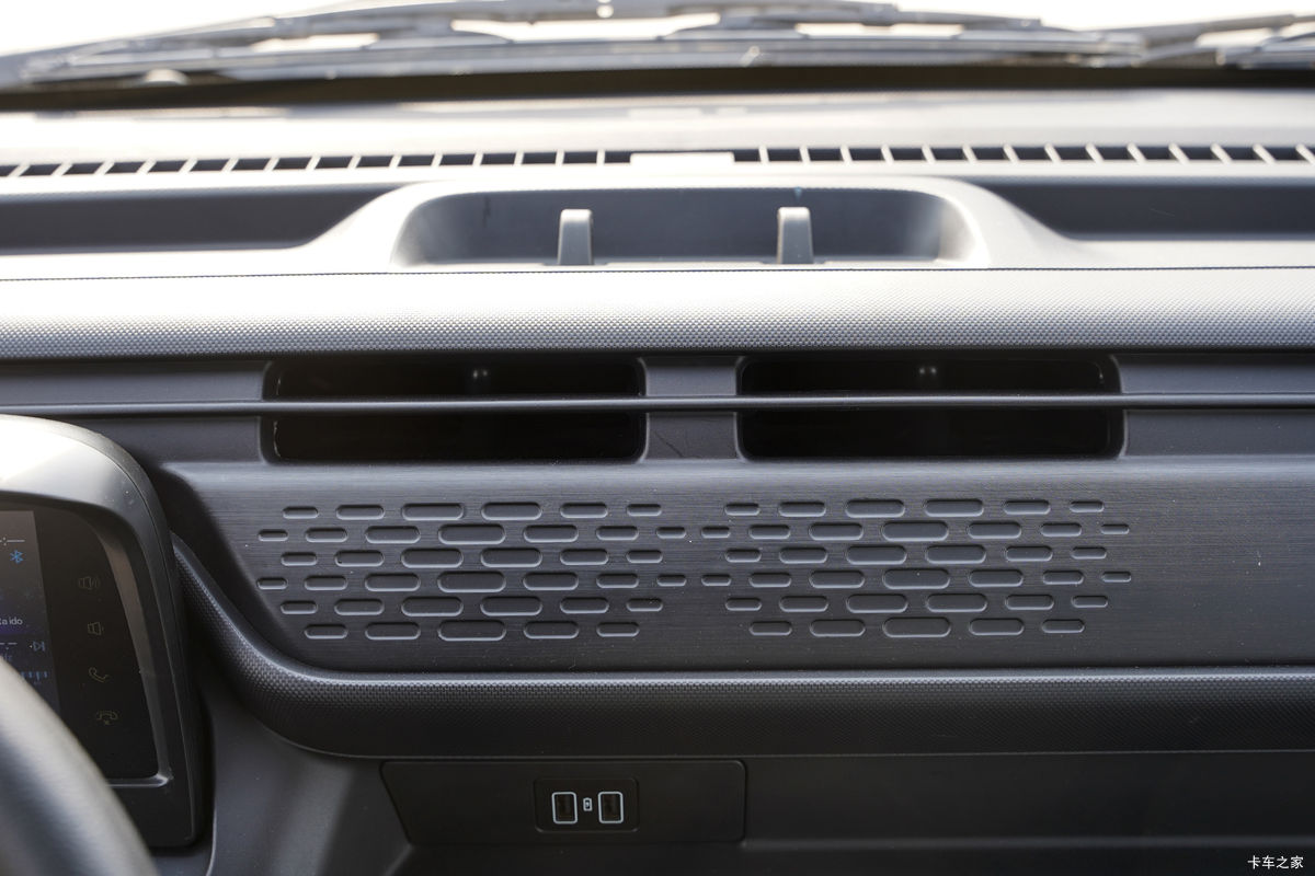 【图】雷驰 仁T10 1.6T 1.76米单排电动厢式微卡15.12kWh_实拍图片_1623768_卡车之家