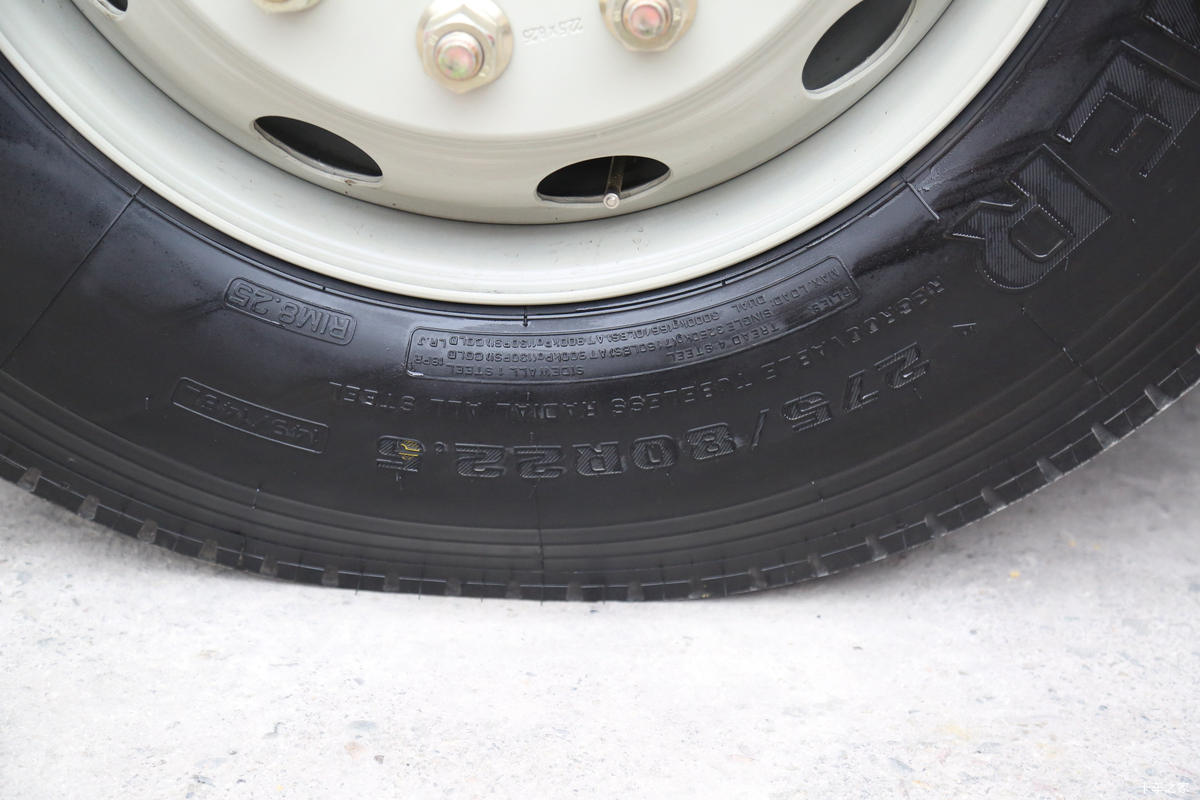 【图】青岛解放 JK6中卡 270马力 4X2 9.7米翼开启厢式载货车(国六)(CA5180XYKP28K8L8E6A90)_实拍图片 ...