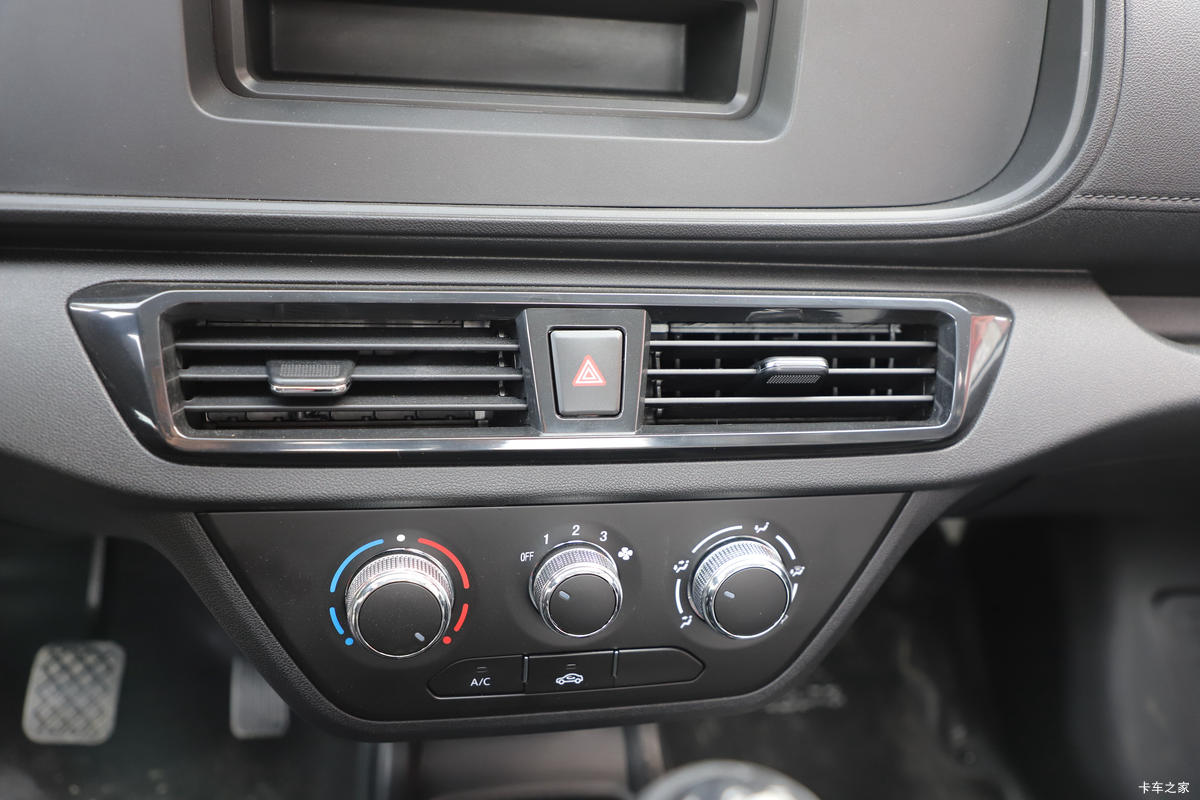 【图】东风小康 D71 LV0 2.0L 142马力 汽油 3.4米单排栏板微卡(国六)(DXK1031TK6HL)_实拍图片_1665867_卡车之家