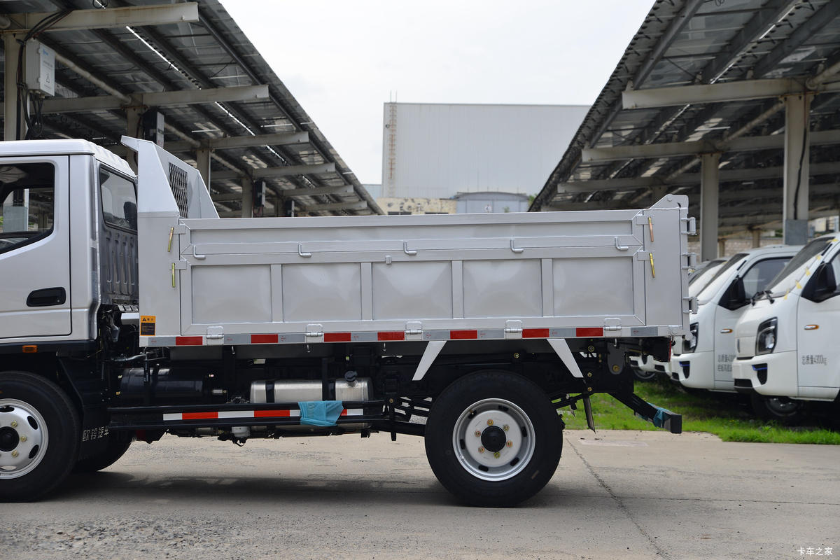 【图】欧铃汽车 小宝马 95马力 4X2 2.95米单排自卸车(国六)(ZB3043BDC3L)_实拍图片_1673990_卡车之家