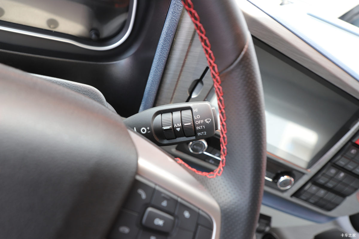 【图】青岛解放 JH6重卡 四季款 530马力 6X4 LNG自动档牵引车(液缓)(CA4259P25K15T1NE6A80)_实拍图片_1688191_卡车之家